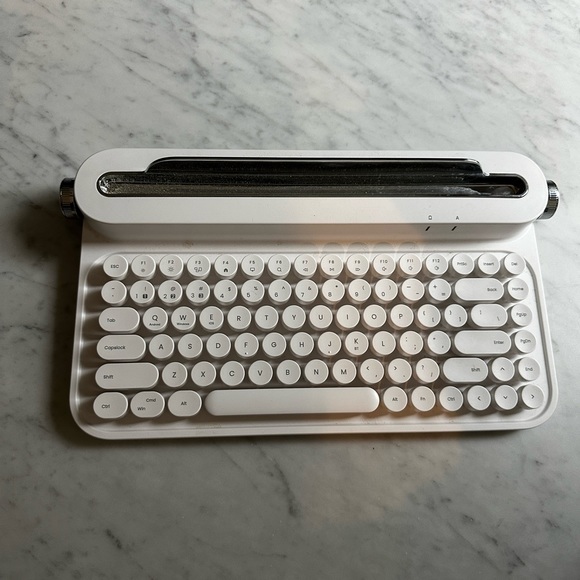 Office | Wireless Typewriter Keyboard Retro Bluetooth Aesthetic ...